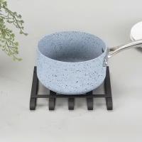 China Black Powder Coated Square Shape Top Fancy Metal Trivet Home Decorative Iron Wire Trivet for sale