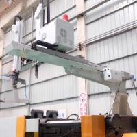 China TUV Horizontal 200 Ton Injection Molding Machine With Robot Arm for sale