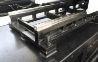 China Bench Type Large Injection Molding Machine 900 Ton For Bucket for sale
