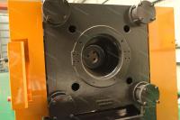 China 630 T Automated PET Injection Molding Machine High Torque Melt Motor for sale