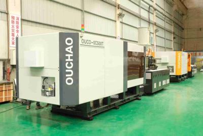 China High Efficiency Hydraulic Injection Molding Machine High Rigidity Mold Plate 530 T 100mm for sale