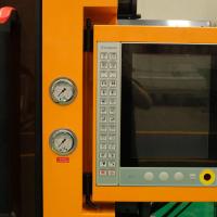 China 550T Injection Molding Equipment Yellow Servo Motor Center Clamping Structure Garbage Plastic Making for sale