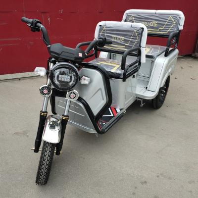 China 30-50Km/H Leisure Electric Tricycle For Home Use 4 Passengers for sale