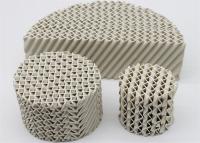 China Large Flux Ceramic Structured Packing In Distillation Column Anti Corrosion 550m2/M3 for sale