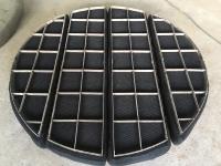 China Titanium Mesh Pad Demister Lightweight Heat Resistant 150mm-6000mm for sale