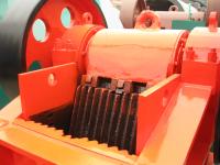 China Industrial Crusher with 300-700mm Inlet Size 10-100mm Output Size and 3500 Kg Weight for Heavy-Duty Crushing for sale