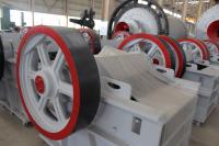 China Industrial Crusher Heavy Duty Crusher with 100 Boxes Per Hour Crushing Capacity 10-800T/h Feeding Capacity and 300 RPM Crusher Speed for sale