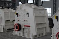 China Horizontal Shaft Impact Crusher with ZGMn13 Rebound Plate HRc56 Hardness and 10-500 Tons Per Hour Capacity for sale