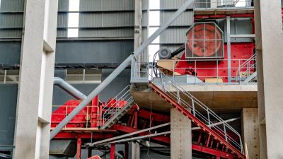 China Industrial Crusher with 10-800T/h Feeding Capacity, High Manganese Steel Hammer Heads, and ≤25mm Discharging Size for Mining and Construction for sale