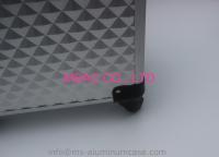 China Silver Aluminum Pro Makeup Case Lockable PVC Lining 7.5 kgs light weight for sale