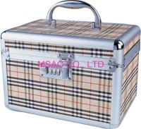 China Light Weight Aluminium Cosmetic Case 4MM MDF With PVC Panel Moistureproof for sale