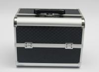 China Aluminum Cosmetic Train Case Carry Toiletry Makeup Case With Four Trays for sale