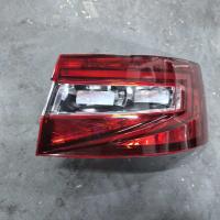China FENGHUA Skoda Superb 2015 LED Tail Lamp Used Condition Red Lens with Red Light Color 1 Year Warranty Universal Fitment for sale