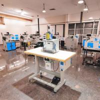 China Ultrasonic Fabric Cutter for Sportswear Seamless Edge Hot Cutting and Sealing Machine for sale