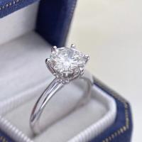 China 1ct Round Cut Custom Made Lab Created Engagement Rings 10 Mohs for sale