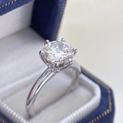 China 1ct Round Cut Custom Made Lab Created Engagement Rings 10 Mohs for sale