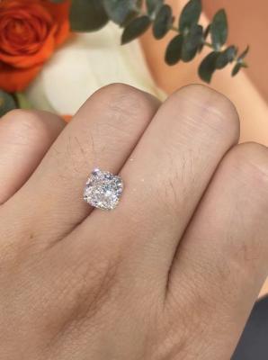 China Cushion Shape Lab Created White Diamonds Large Size 4ct+ E Color VS1 Clarity IGI Certified for sale