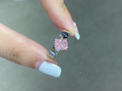 China IGI Certified 1.47ct Cushion Lab Grown Diamond Engagement Ring VVS1 Clarity for sale