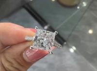 China IGI Certified Lab Grown Diamond Princess Cut Ring 1ct VVS2 White CVD Jewelry for sale