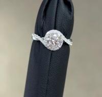 China IGI Certified Lab Grown Diamond Engagement Ring 1 Carat Round White VVS2 Excellent Cut for sale