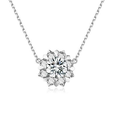China 18k Gold Lab-Grown Diamond Pendant with 0.5ct+ Round HPHT Diamond and VS1+ Clarity for sale