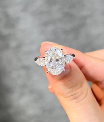 China IGI Certified Lab Grown Diamond Three Stone Oval Engagement Wedding Ring DEF VVS2 for sale