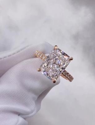 China Lab Grown Radiant Diamond Ring 18K Yellow Gold IGI Certified DEF VS1-VVS2 Engagement Wedding for sale