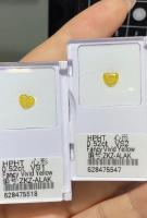China 0.52ct Lab Grown Yellow Diamond Heart Shape Fancy Vivid VS1 Earring Stud IGI Certified for sale