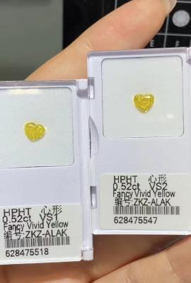 China 0.52ct Lab Grown Yellow Diamond Heart Shape Fancy Vivid VS1 Earring Stud IGI Certified for sale
