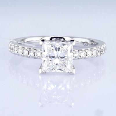 China 18k Gold 1.61ct Princess Lab Grown Diamond Ring VVS Clarity NGTC Certified for sale