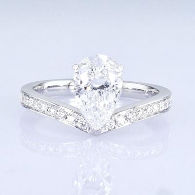 China 18k Gold Pear Shape Lab Grown Diamond Ring 1.57ct VVS Clarity Princess Design Gift Party for sale