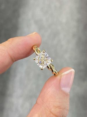 China 1.7ct Cushion Lab Grown White Diamond Solitaire Ring 18k Yellow Gold Excellent Cut No Fluorescence for sale