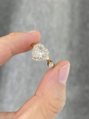 China Heart Shape Lab Colorless White Diamond Ring 0.9CT D VVS Heart Diamond 18k Ring for sale