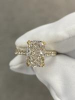 China Lab Grown Diamond Ring Elongated Cushion 3.14ct 18K Yellow Gold Pave Style for sale