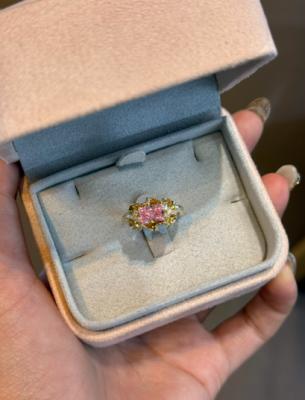 China 1.01ct Radiant Fancy Light Pink Lab Grown Diamond Ring VS1 Clarity 18K Yellow Gold for sale