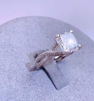 China 3.03ct Cushion Lab Diamond CVD Engagement Ring 18K White Gold DEF VVS for sale