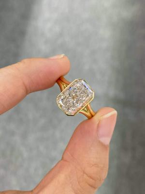 China 5.03ct Radiant Lab Grown Diamond Ring DEF VVS Clarity 18K Gold Fine Jewelry for sale