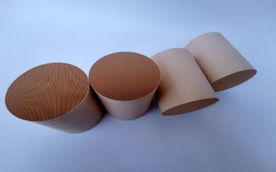 China Pt Pd Rh Poc DOC Diesel Oxidation Catalyst For Vehicles for sale
