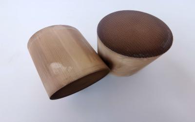 China Platinum Metallic Ceramic Honeycomb Catalytic Converter Honeycomb Scr Catalyst 100cell 200cell for sale