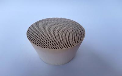 China Cordierite Monolith 3 Way Automobile Catalyst Exhaust Control Dpf On Petrol Cars Wall Flow for sale