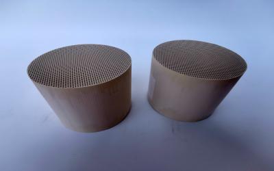 China Diesel Engine Dpf Euro 5 Diesel Exhaust Filter Regeneration Silicon Carbide Catalyst Support for sale