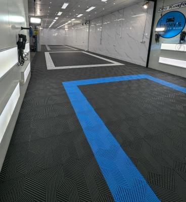 China 18mm Waterproof 3D Garage Floor Tiles 15.75x15.75in Interlocking Plastic Flooring for sale