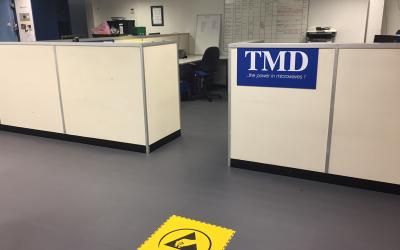 China 6.5mm ESD PVC Conductive Floor Tiles with Class Bfl Fire Rating - 498mm Size for Anti-Static Protection for sale