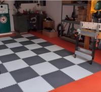 China OEM PVC Interlocking Garage Floor Tiles 498x498x6.5mm Textured Anti-Slip Surface for Workshop & Warehouse for sale
