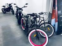 China OEM PVC Interlocking Garage Floor Tiles 498x498x6.5mm Textured Anti-Slip Surface for Workshop & Warehouse for sale