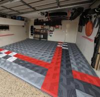 China 18mm Thick Interlocking Garage Floor Tiles 400×400mm Slip Resistant Vented Design for sale