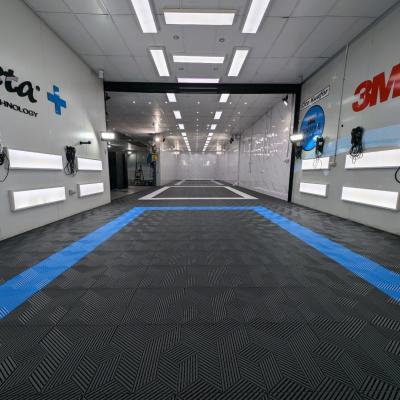 China Epoxy Interlocking Garage Floor Tiles 400x400x18mm Stain Resistant Anti UV for sale