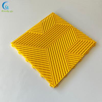 China Interlocking Garage Floor Tiles 400x400mm 18mm Thick 30 Ton Load Capacity Click System for sale