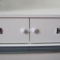China Multi-purpose Adhesive Plastic Baby Safety Lock White Cabinet Drawer Latch for sale