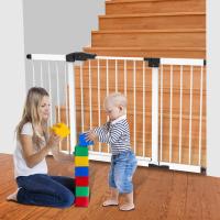 China Adjustable Baby Safety Gate Auto Close Baby Safety  Gate Triple Protection Baby Pet Gate for sale